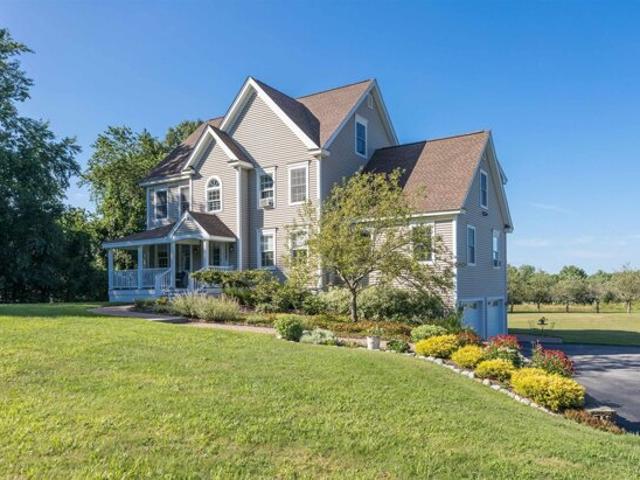 Bunker Hill Ave, Stratham, Home For Sale