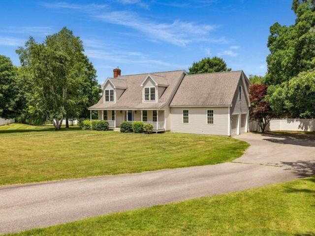 Bunker Hill Ave, Stratham, Home For Sale