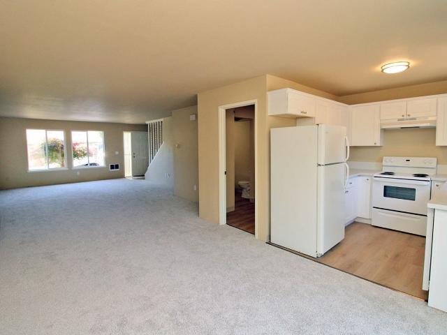 bunna03 3 Bedroom Apartment for Rent at 2652 2652 2658 SE 125th Ave, Portland, OR 97236 Pleasant Valley