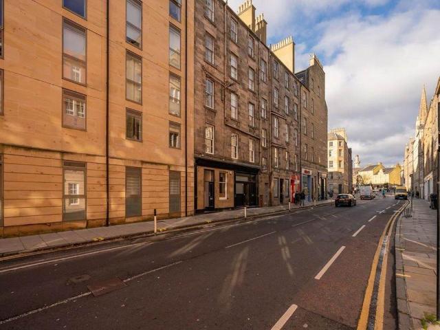 Buccleuch Street, Newington, Edinburgh 1 bed flat to rent £1,150 pcm £265 pw