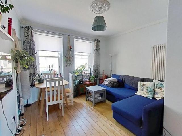 Buccleuch Street, Edinburgh. 1 bed flat to rent £1,325 pcm £306 pw