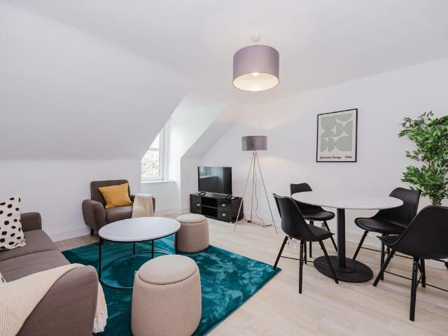 Buccleuch Street, Edinburgh EH8, 4 bed flat to rent, £2,996 pcm | PrimeLocation