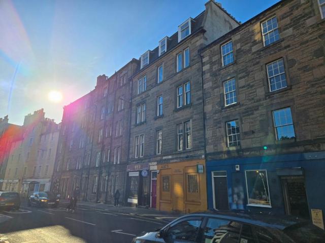 Buccleuch Street EH8 1 bed flat to rent £1,095 pcm £253 pw