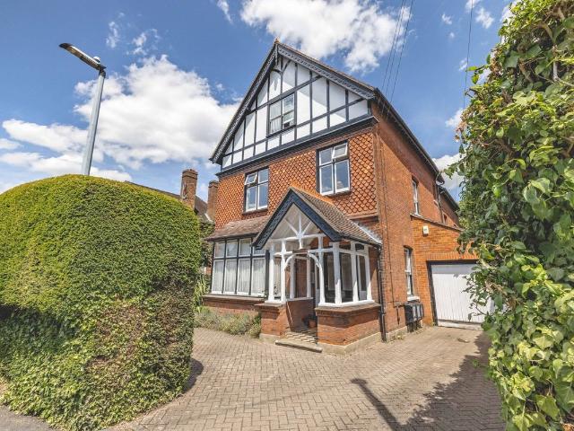 Buccleuch Road, Datchet SL3, 2 bed flat to rent, £1,700 pcm | PrimeLocation