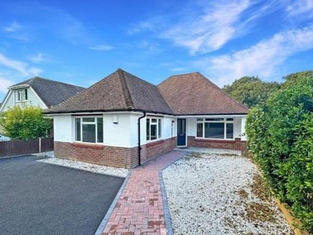 Buce Hayes Close, Highcliffe, 3 Bedroom Bungalow