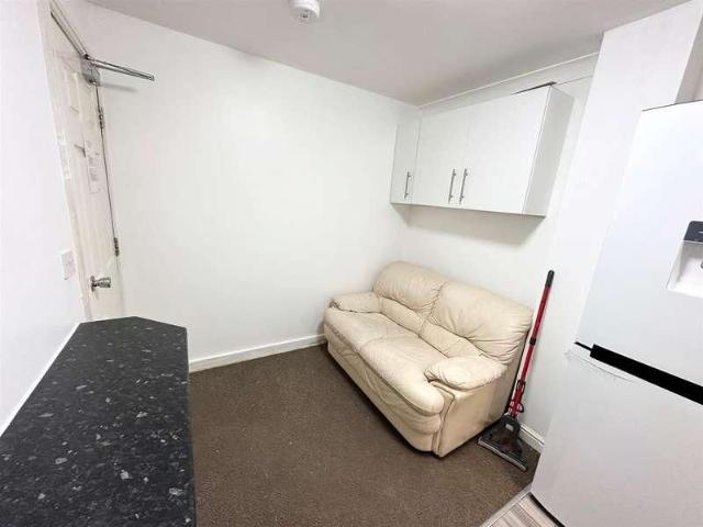 Buchan Close, Uxbridge, UB8