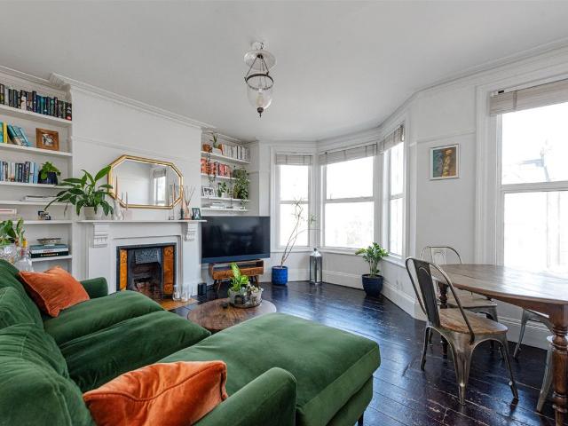 Buchanan Gardens, Kensal Rise NW10, 2 bed flat to rent, £2,350 pcm | PrimeLocation