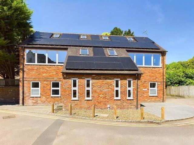 Buchanan House, Market Square, 1 Bedroom Apartment