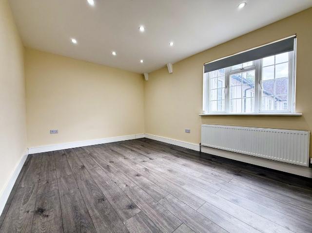 Buckfield Court, Bathurst Walk, Iver SL0, 2 bed flat to rent, £1,500 pcm | PrimeLocation