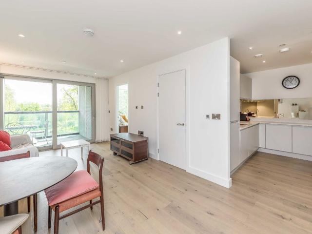 Buckhold Road, Wandsworth SW18, 2 bed flat to rent, £3,000 pcm | PrimeLocation