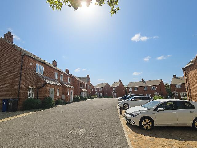 Buckhurst Close, Banbury OX16, 2 bed end terrace house to rent, £1,350 pcm | PrimeLocation