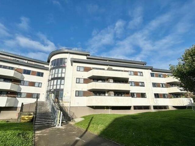 Buckhurst Road, Bexhill On Sea, 2 Bedroom Flat