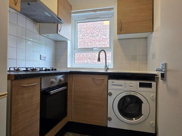 Buckhurst Road, Manchester M19, 1 bed flat to rent, £900 pcm | PrimeLocation