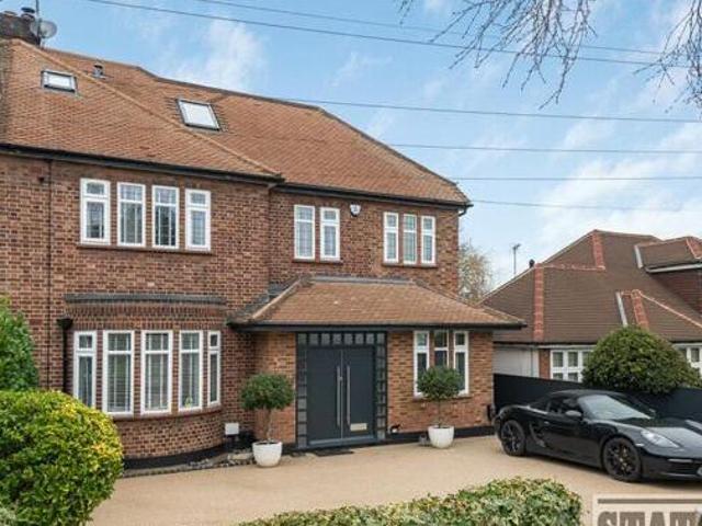 Buckingham Avenue, Whetstone, 5 Bedroom Semi detached