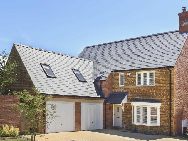 Buckingham Close, Kings Sutton OX17, 5 bed detached house to rent, £2,750 pcm | PrimeLocation