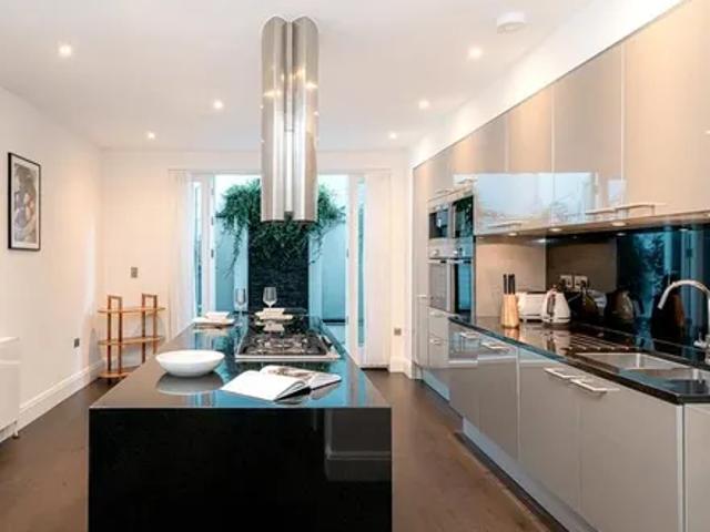 Buckingham Coffee Lounge, 19 21 Palace Street, London, SW1E 5HS, United Kingdom | 4 bed townhouse for rent #112489834 | Rentberry