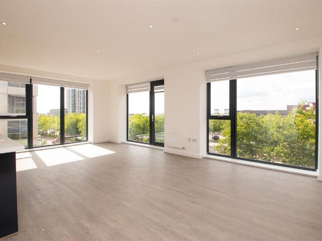 Buckingham Court, Milton Keynes MK9, 2 bed flat to rent, £1,575 pcm | PrimeLocation