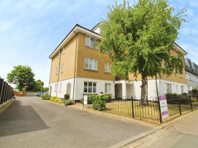 Buckingham Court, Carlisle Road. 2 bed apartment to rent £1,600 pcm £369 pw