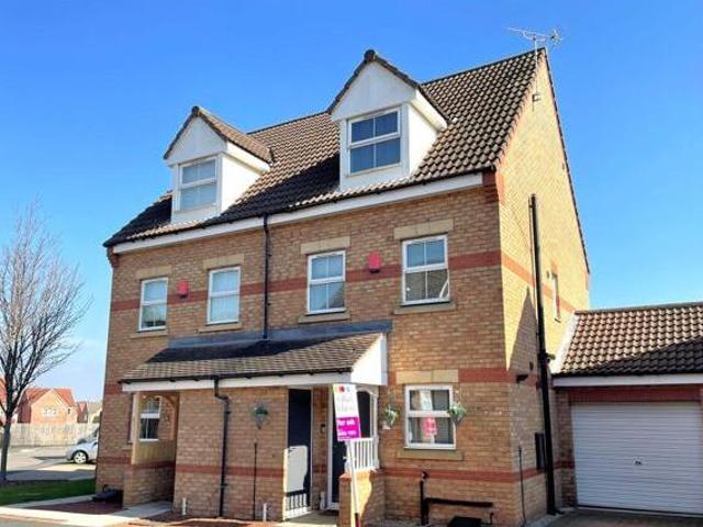 Buckingham Court, Harworth, 3 Bedroom Semi detached