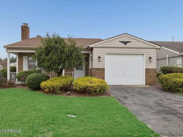 Buckingham Dr N, Manchester, Home For Sale