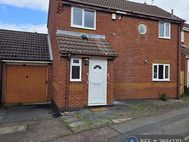 Buckingham Drive, Leicester, LE2 3 bed semi detached house to rent £1,175 pcm £271 pw
