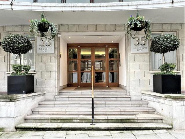 Buckingham Gate, London, SW1E Studio to rent £1,651 pcm £381 pw