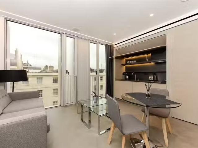 Buckingham Palace Road, London, SW1W 0AJ