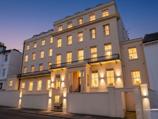 Buckingham Place, St. Annes House, BN1 – HW Estate Agents