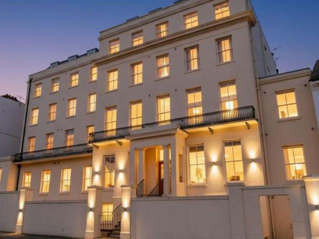Buckingham Place, St. Annes House, BN1 Studio to rent £1,080 pcm £249 pw