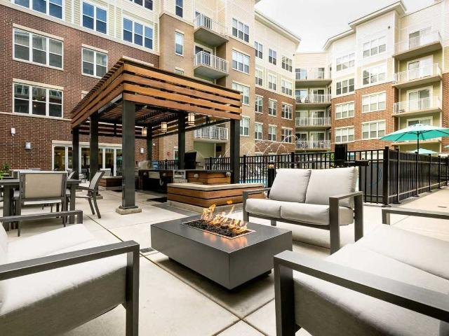Buckingham Place 2 Bedroom Apartment for Rent at 750 Northwest Hwy, Des Plaines, IL 60016
