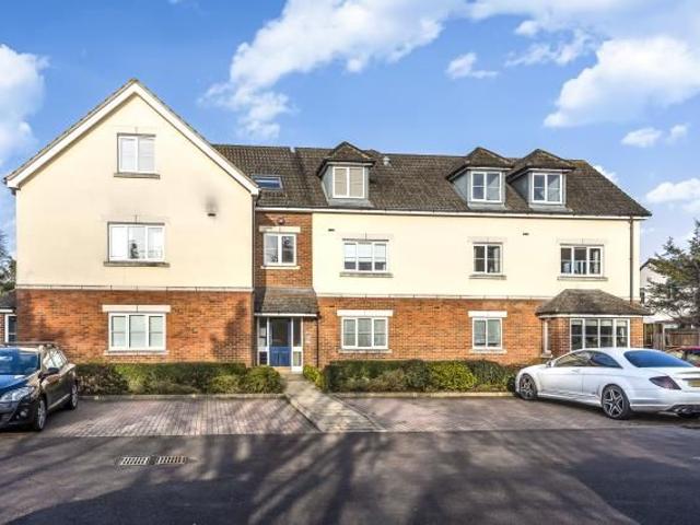 Buckingham Road, Bicester OX26, 2 bed flat to rent, £1,550 pcm | PrimeLocation
