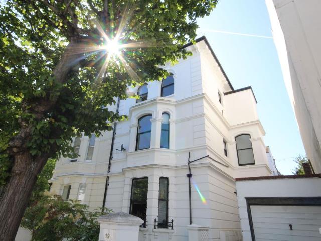 Buckingham Road, Brighton BN1, 1 bed flat to rent, £1,250 pcm | PrimeLocation
