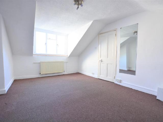 Buckingham Road, Brighton, BN1 2 bed flat to rent £1,650 pcm £381 pw