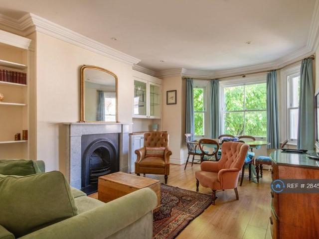 Buckingham Road, Brighton, BN1 3 bed flat to rent £2,800 pcm £646 pw