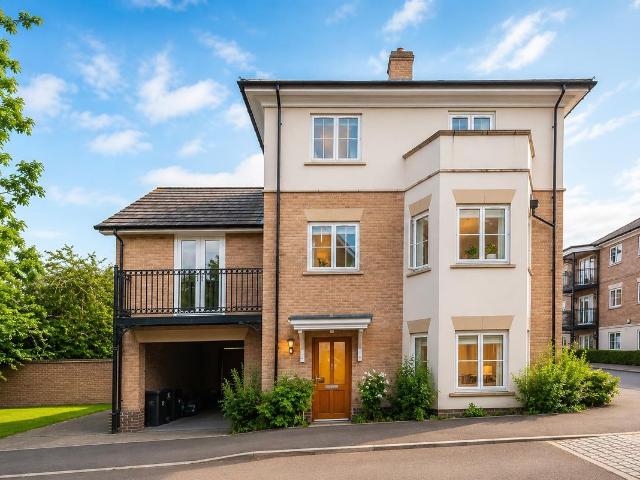 Buckingham Road, Epping CM16, 5 bed detached house to rent, £3,050 pcm | PrimeLocation