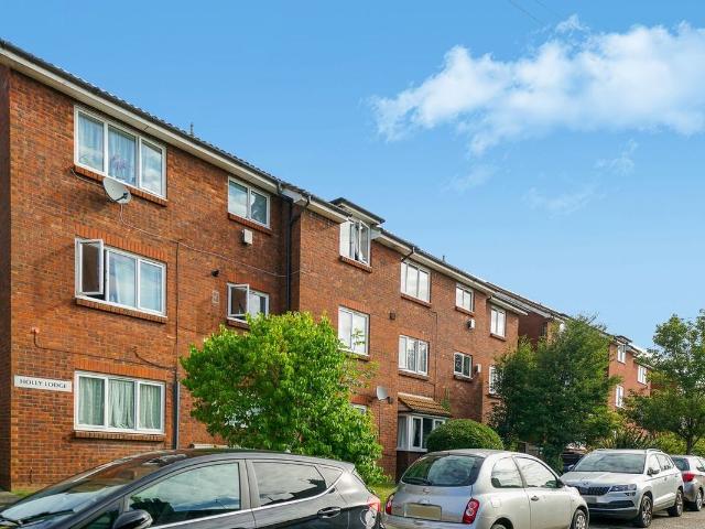 Buckingham Road, Harrow HA1, 1 bed flat to rent, £1,450 pcm | PrimeLocation