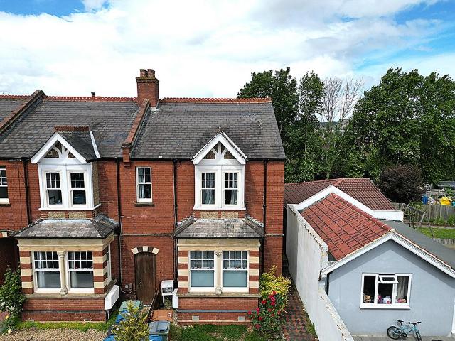 Buckingham Road, Harrow HA1 2 bed flat to rent £1,845 pcm £426 pw