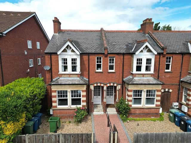 Buckingham Road, Harrow HA1 2 bed maisonette to rent £1,795 pcm £414 pw