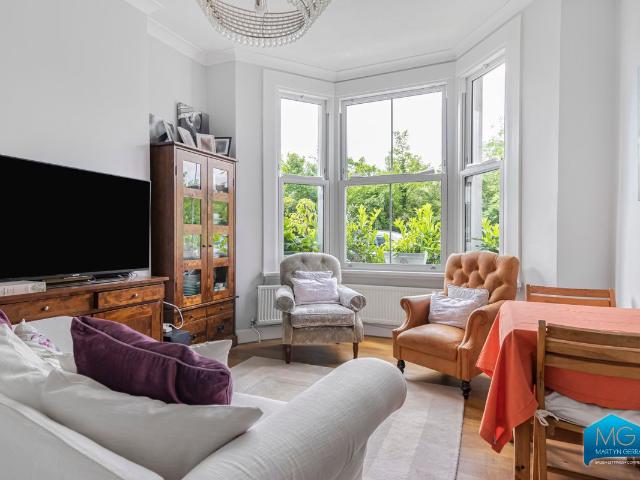 Buckingham Road, London N22, 2 bed flat to rent, £2,250 pcm | PrimeLocation
