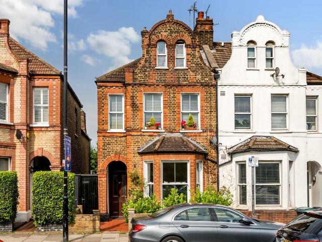 Buckingham Road, London N22, 2 bed flat to rent, £2,250 pcm | PrimeLocation