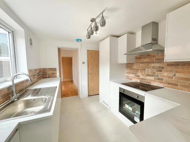 Buckingham Street, Milton Keynes, MK12 3 bed house to rent £1,550 pcm £358 pw
