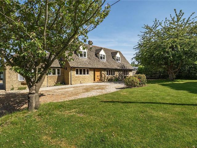 Buckland, Broadway, Gloucestershire. 4 bed detached house to rent £3,000 pcm £692 pw