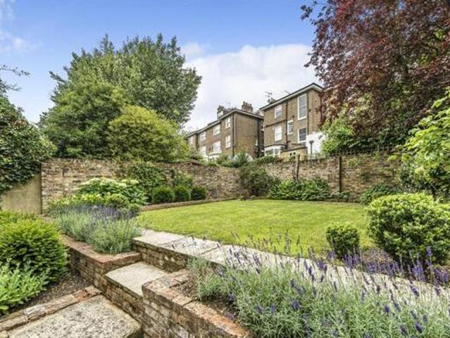 Buckland Crescent, Belsize Park, 2 Bedroom Flat
