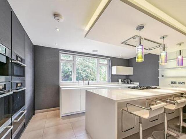 Buckland Crescent, London, 3 Bedroom Flat