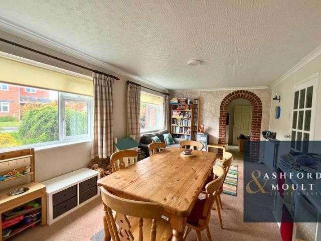Buckland Drive, Woodborough, Nottingham, NG14