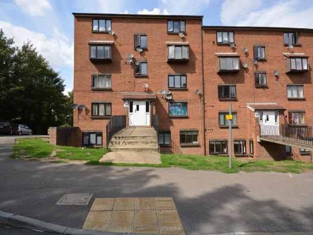 Buckland Hill, Lesley Place ME16, 1 bed flat to rent, £1,050 pcm | PrimeLocation
