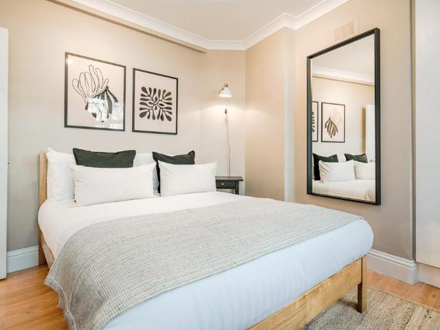 Buckle Street, London E1 Studio to rent £4,247 pcm £980 pw