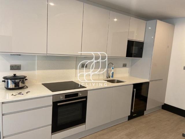 Buckle Street, London Studio to rent £2,600 pcm £600 pw