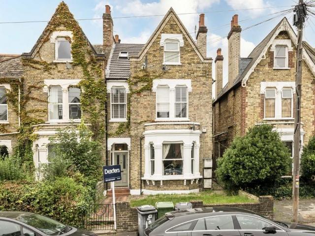 Buckleigh Road, London SW16 2 bed flat to rent £2,100 pcm £485 pw