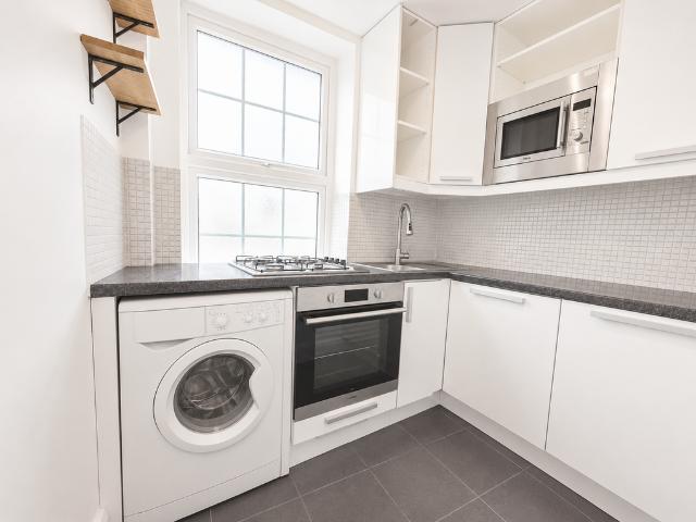 Buckmaster House Camden Road, Holloway 3 bed flat to rent £2,950 pcm £681 pw